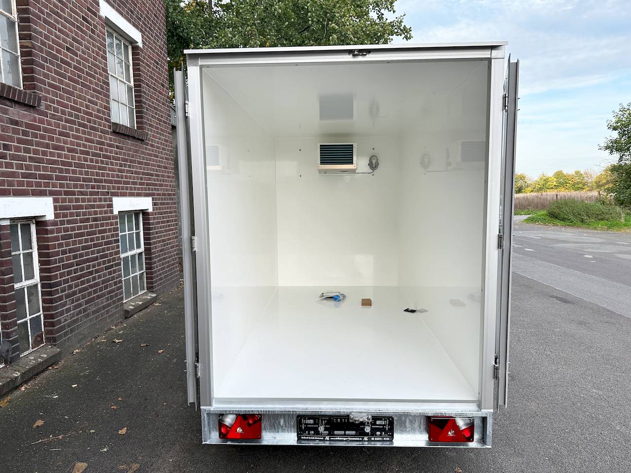 Hapert Kühlanhänger Sapphire L-2 Cool 300x154x180cm 2700kg | +2° C bis +10° C | Anhänger-Zentrum ...